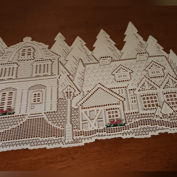 Vintage | Accents | Vintage Heritage Alpine Lace Table Runner | Poshmark